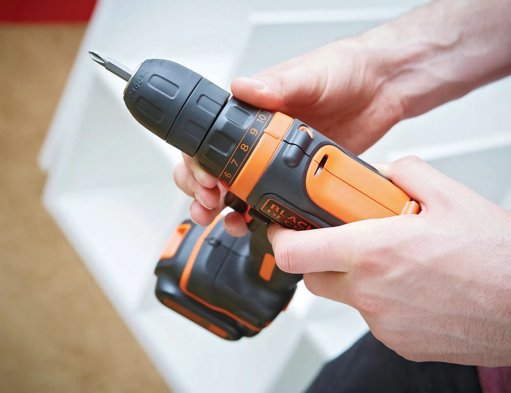 Trapano avvitatore a batteria Black+Decker 10,8 V 1,5 Ah acquista da OBI