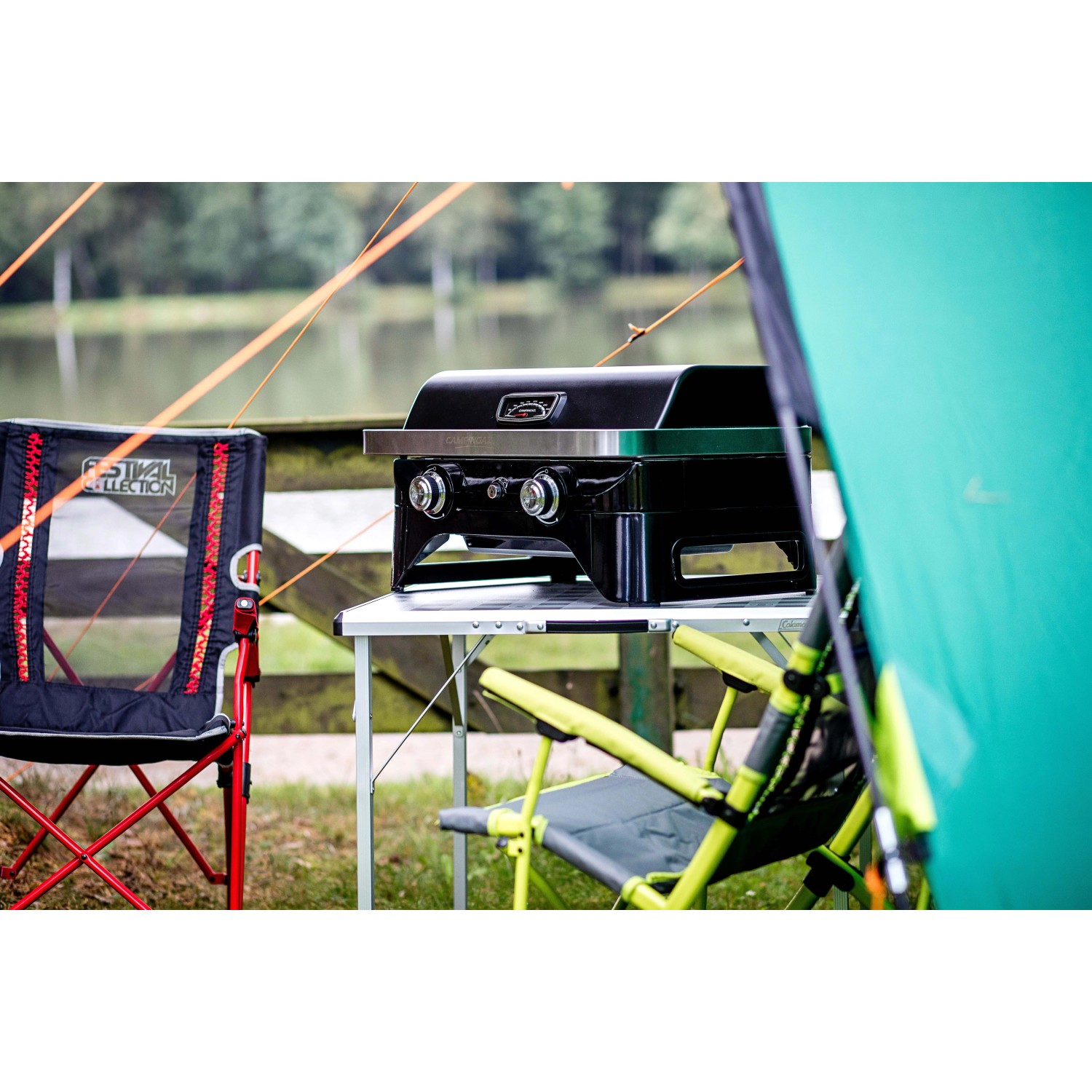 Barbecue a gas Campingaz Attitude 2100 LX 2F da tavolo nero | OBI